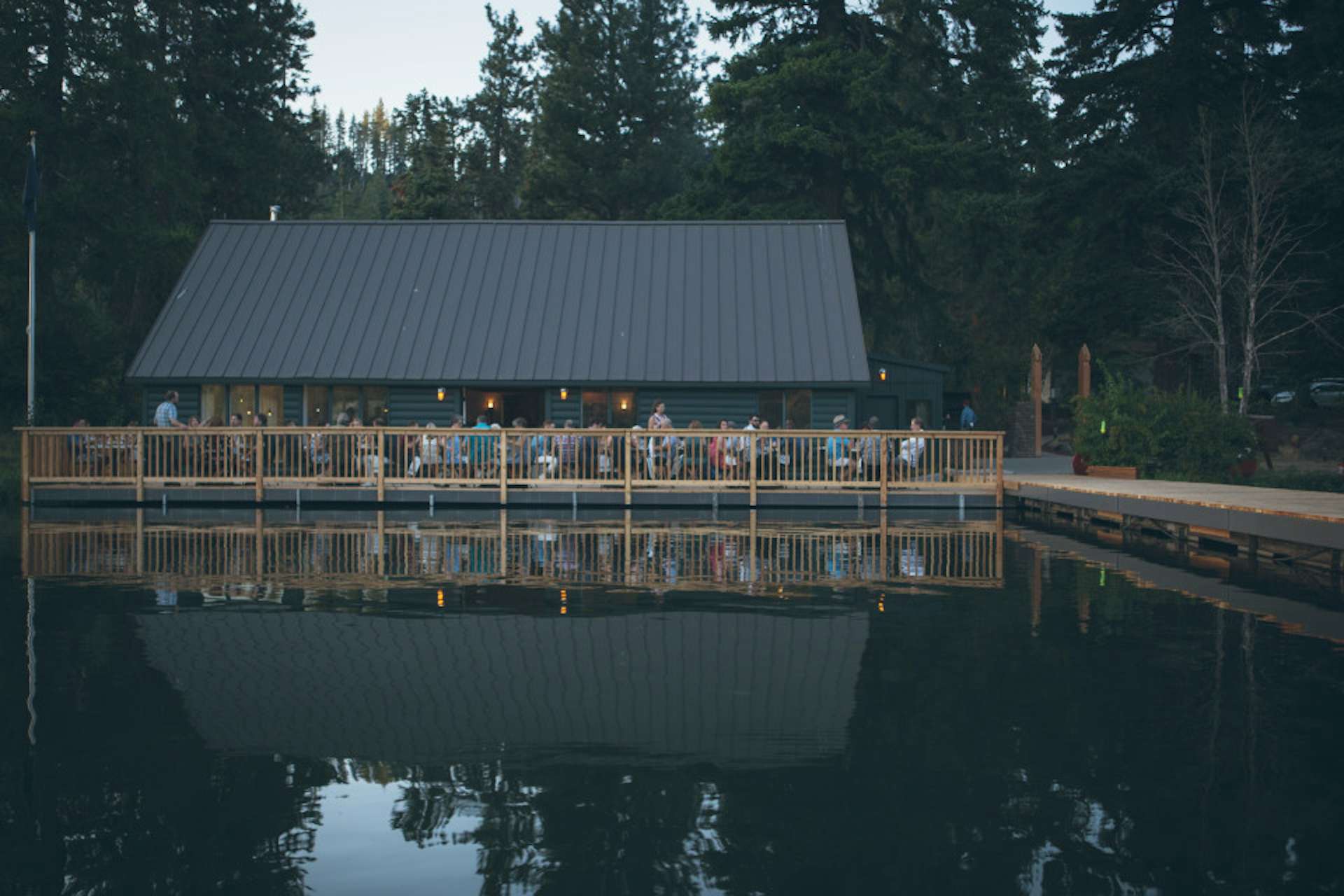 The Suttle Lodge & Boathouse (9 Photos) - Dwell