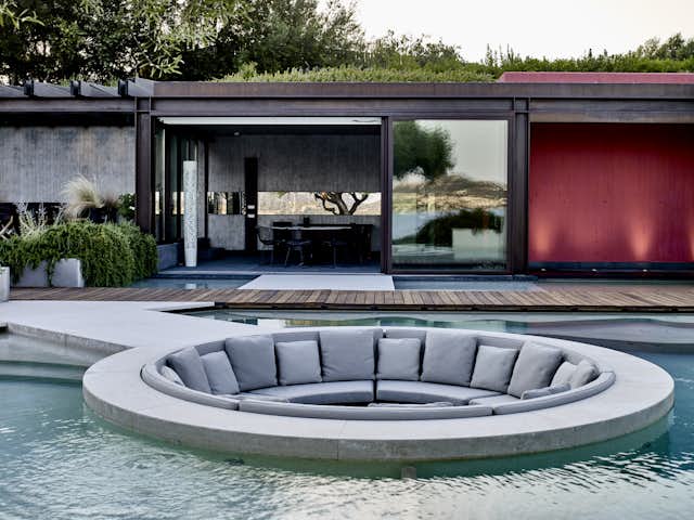 Photo 18 of 20 in The Conversation Pit Makes a Big Comeback in These ...