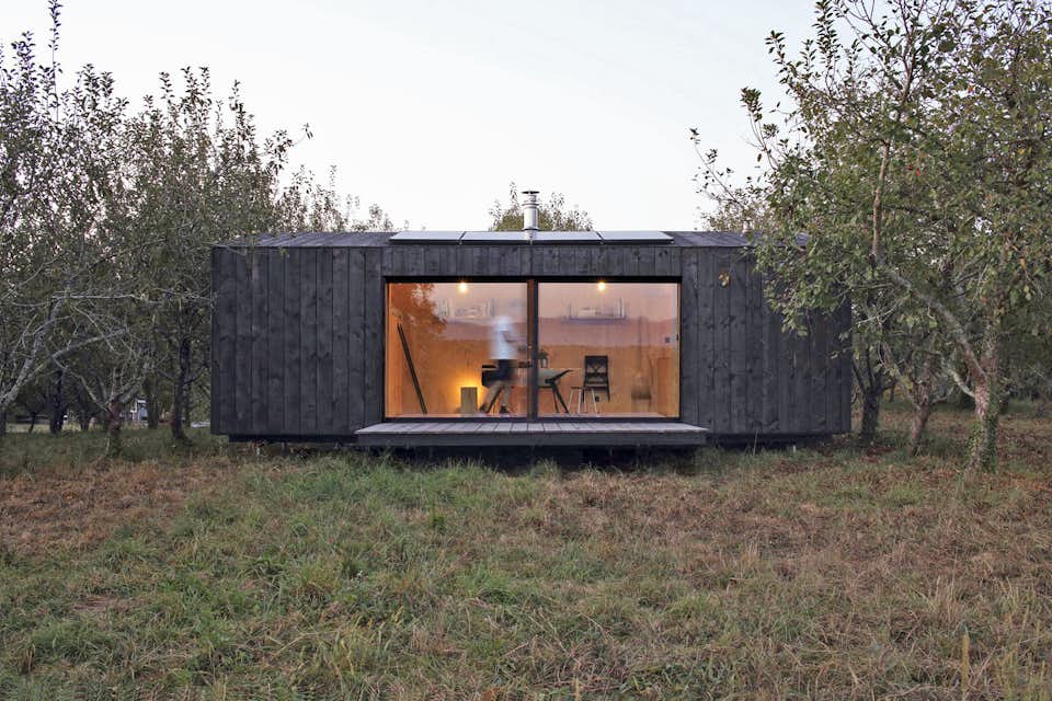15 Black Cabins That Make the Case for Dark Exteriors - Dwell