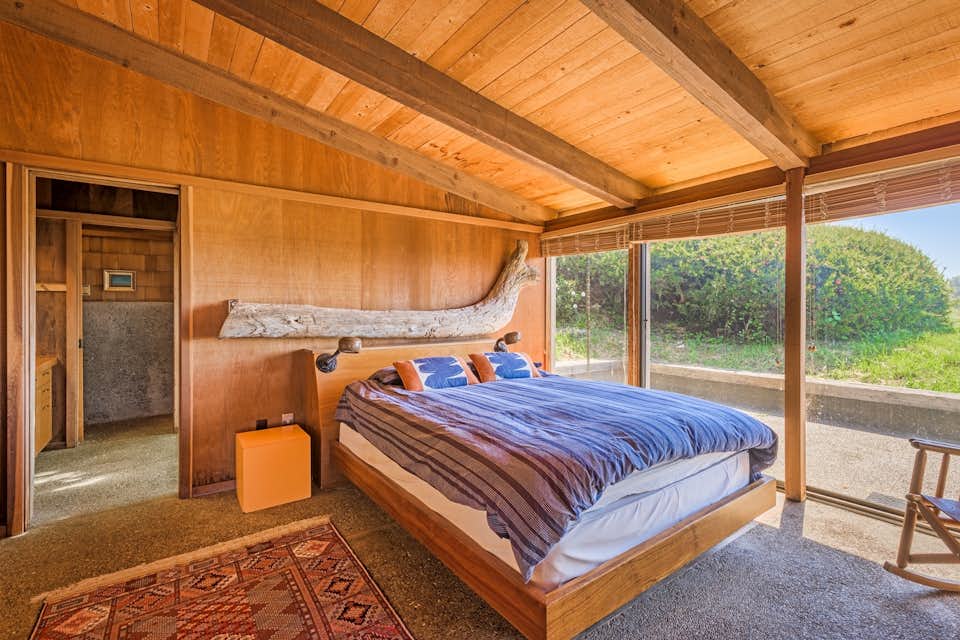 Photo 9 of 15 in A Sea Ranch Stunner With a Green Roof Asks $1.3M - Dwell