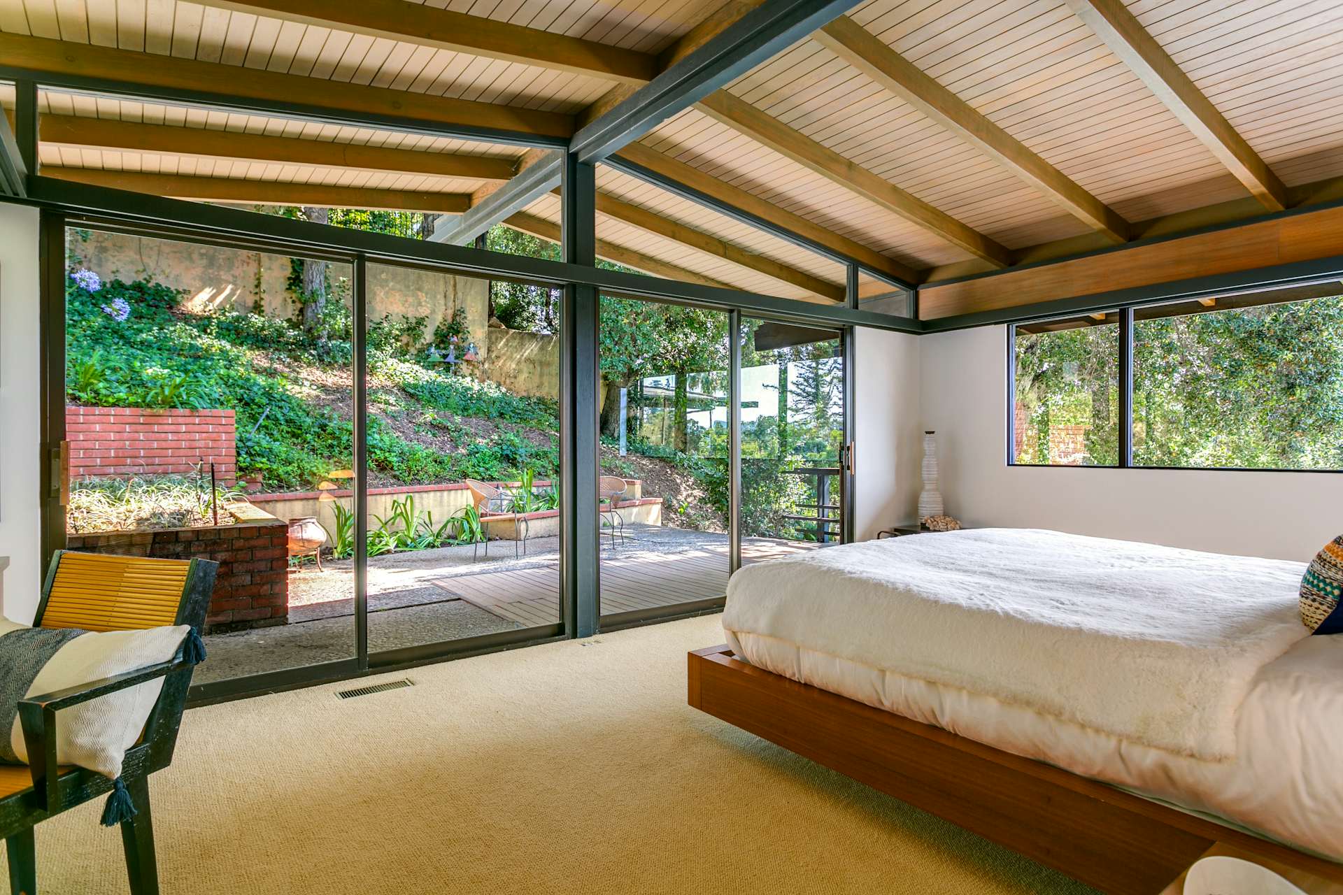 Richard and Mary Alice Frank House by Buff, Straub, & Hensman - Dwell