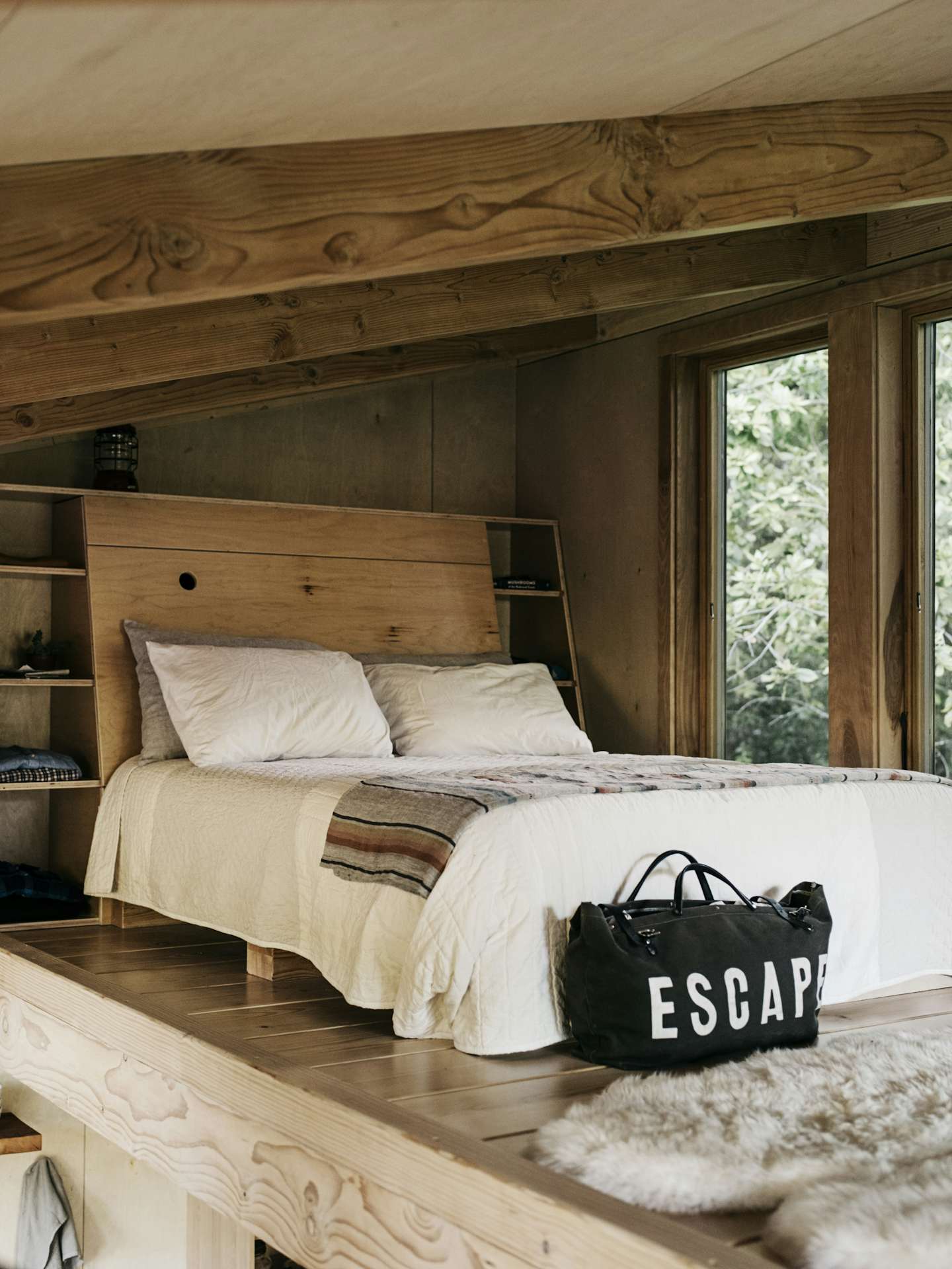 Photo 27 of 45 in 45 Magical Tiny Cabins to Pin to Your Mood Board ...