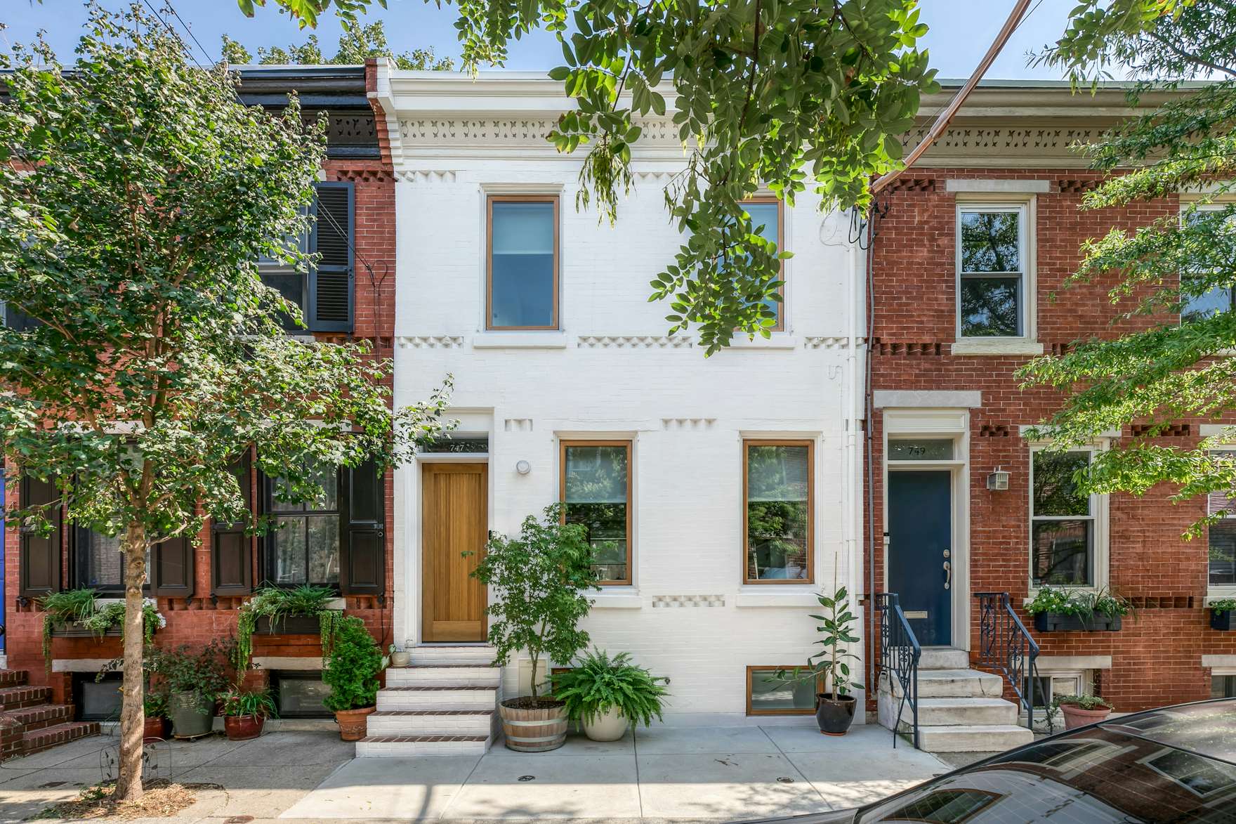 14 Row Houses and Brownstones “Before & After” Their Much-Needed ...
