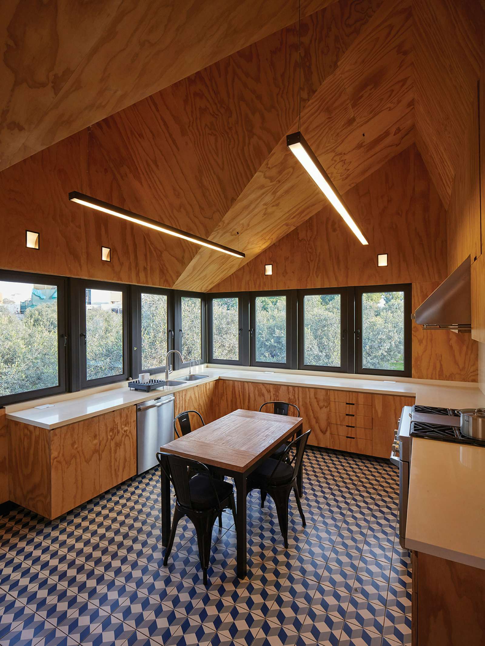 Photo 9 of 12 in This Peruvian Home Puts a Twist on the Traditional ...