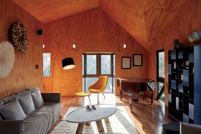 Photo 4 of 12 in This Peruvian Home Puts a Twist on the Traditional ...