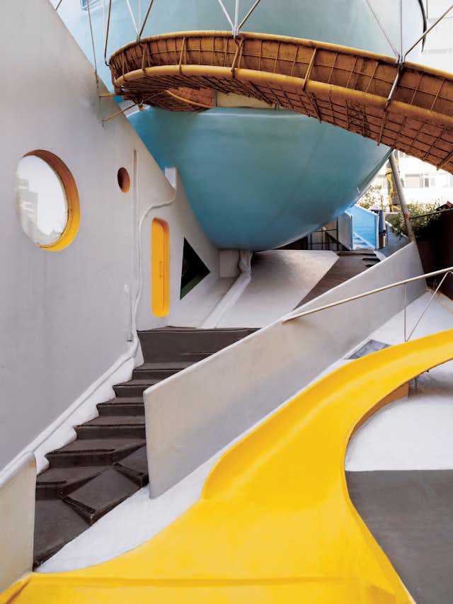 Photo 1 of 6 in This Groovy, Spherical Home in São Paulo Wants to ...
