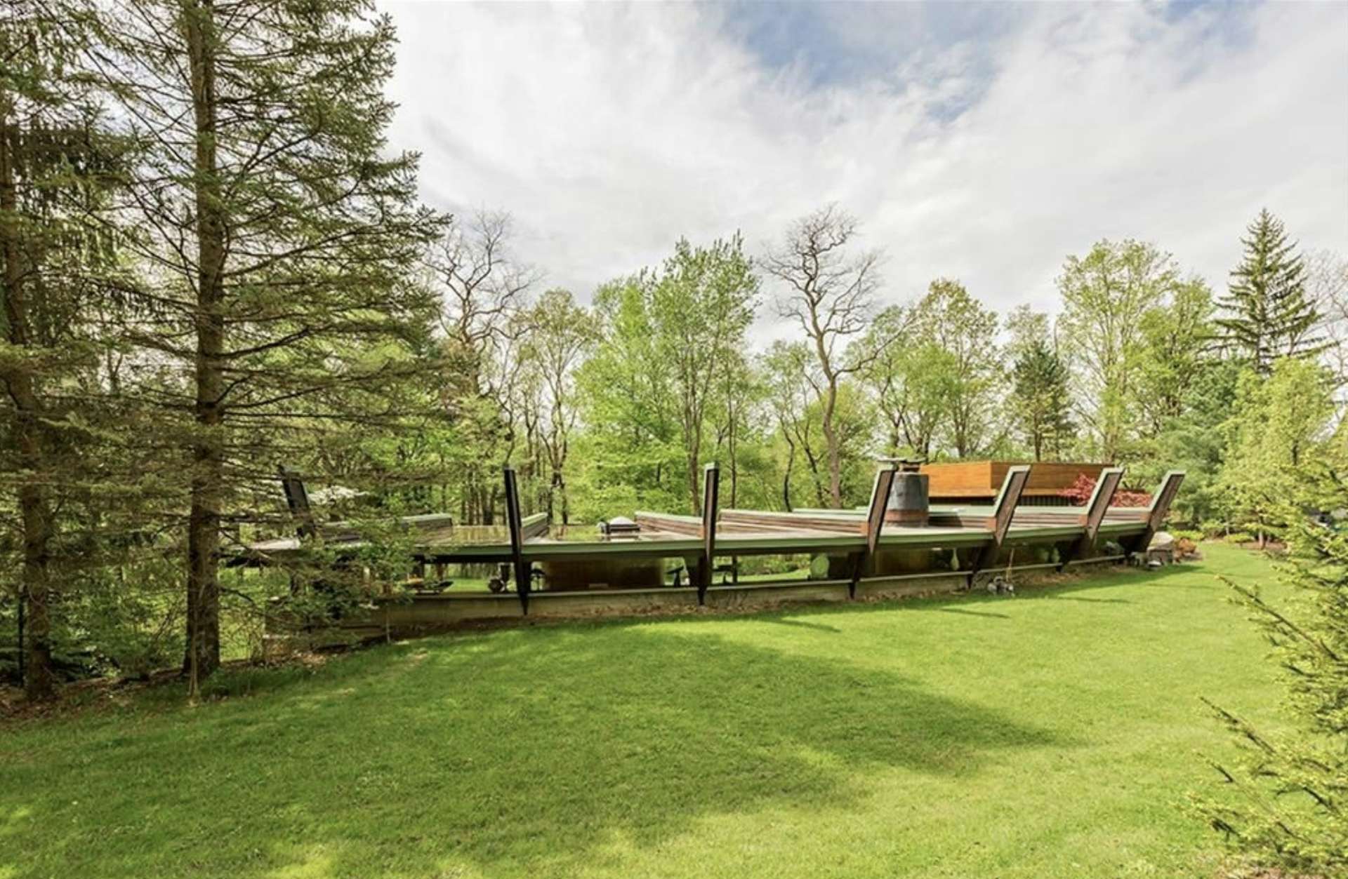 Photo 15 of 15 in A Frank Lloyd Wright–Inspired Glass House in Ohio ...