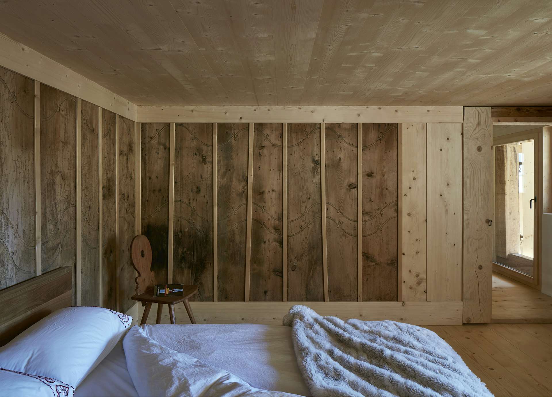 Photo 10 of 14 in A 17th-Century Building in the Swiss Alps Is ...