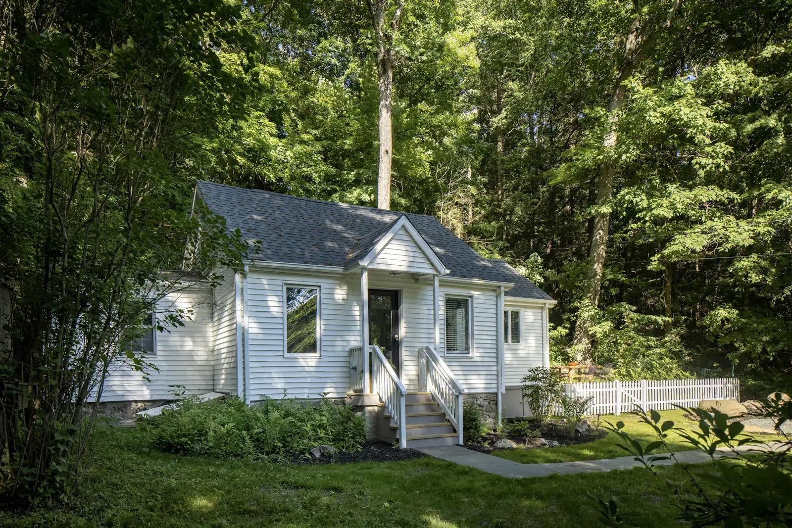 Photo 1 of 10 in A Newly Renovated 1940s Cottage Offers a Quiet Life ...