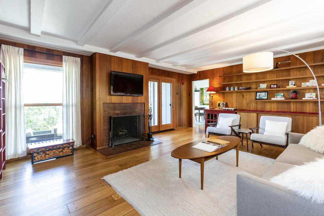 Photo 3 of 22 in A Lush Los Angeles Compound With a Shingle-Clad ...