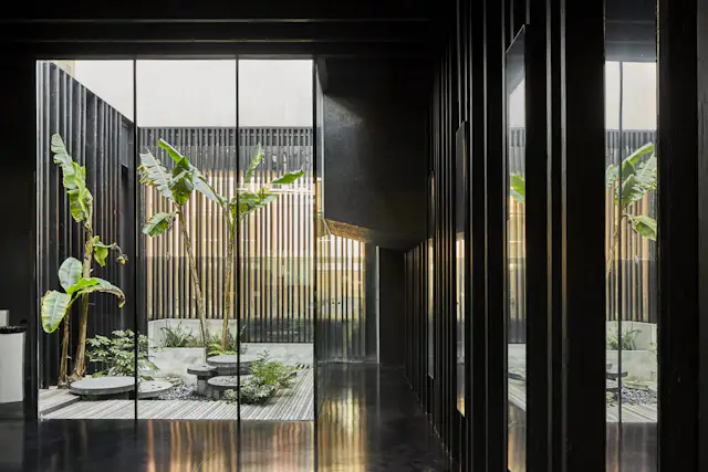 Photo 6 of 16 in The Lost House by Legendary Architect David Adjaye ...