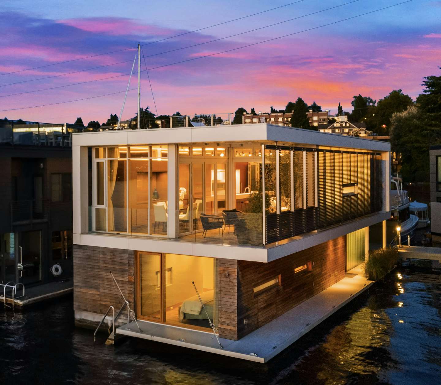 Photo 12 of 14 in A Jewel Box Floating Home on Seattle’s Lake Union ...