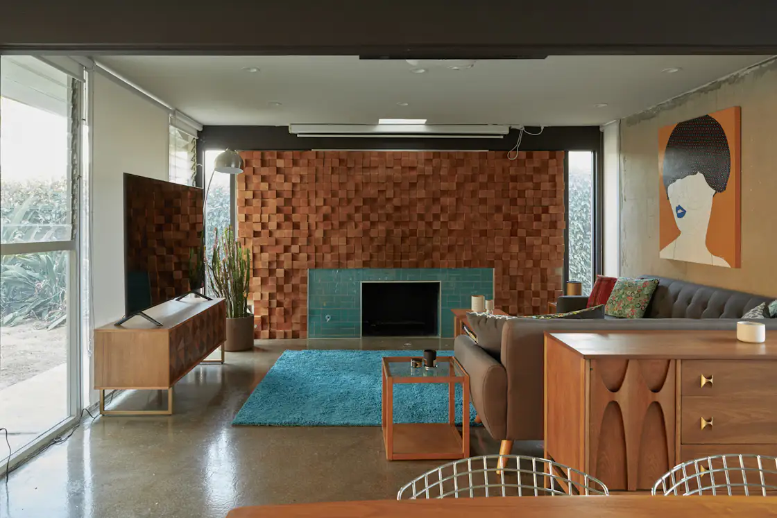 Photo 6 of 11 in A Midcentury Los Angeles Home With “Spider Leg” Beams ...