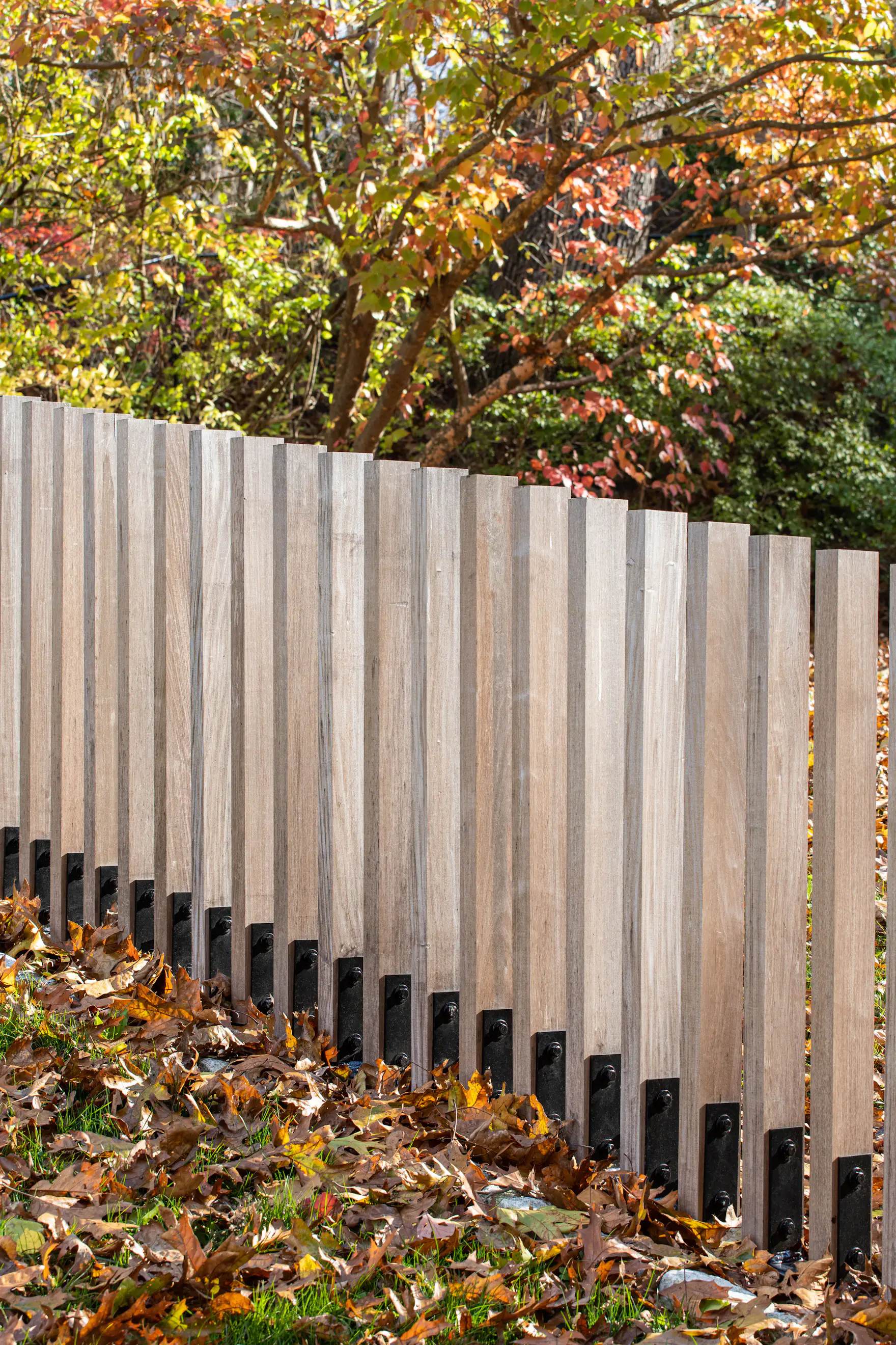 Photo 5 of 5 in In the Hudson Valley, a Minimalist Fence Artfully ...