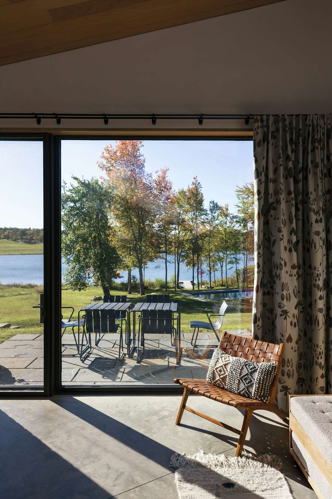 Photo 5 of 14 in A Pinwheel-Shaped Cottage in Upstate New York Packs a ...