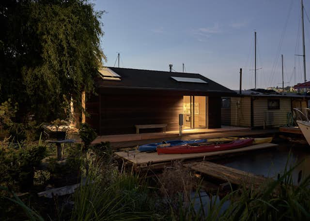 20 Impressive Floating Homes That Go With the Flow - Dwell