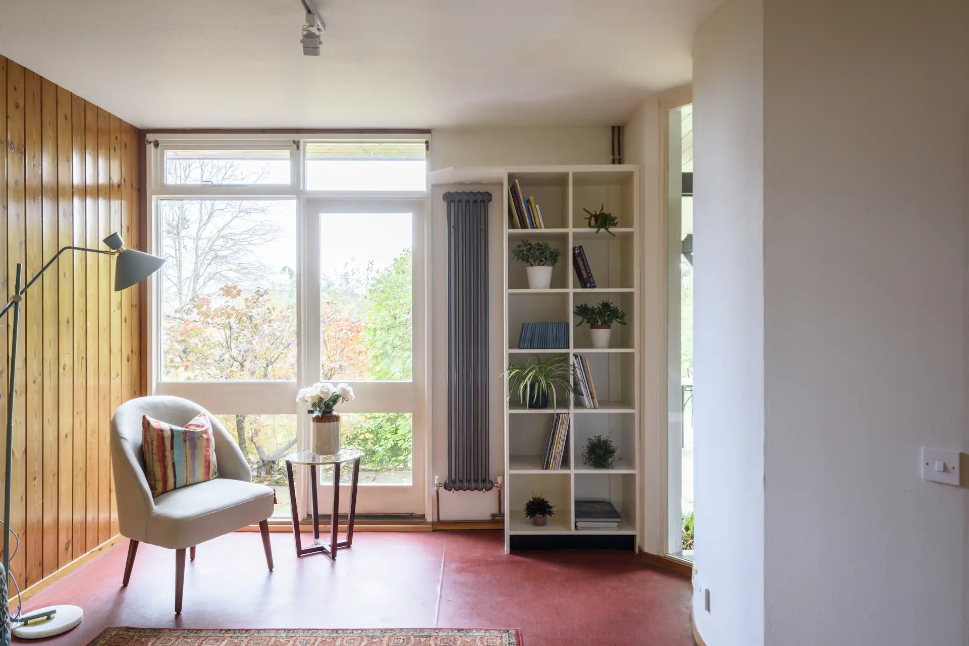 Photo 7 of 12 in A British Architect’s Picturesque Prefab Seeks £1.2M ...