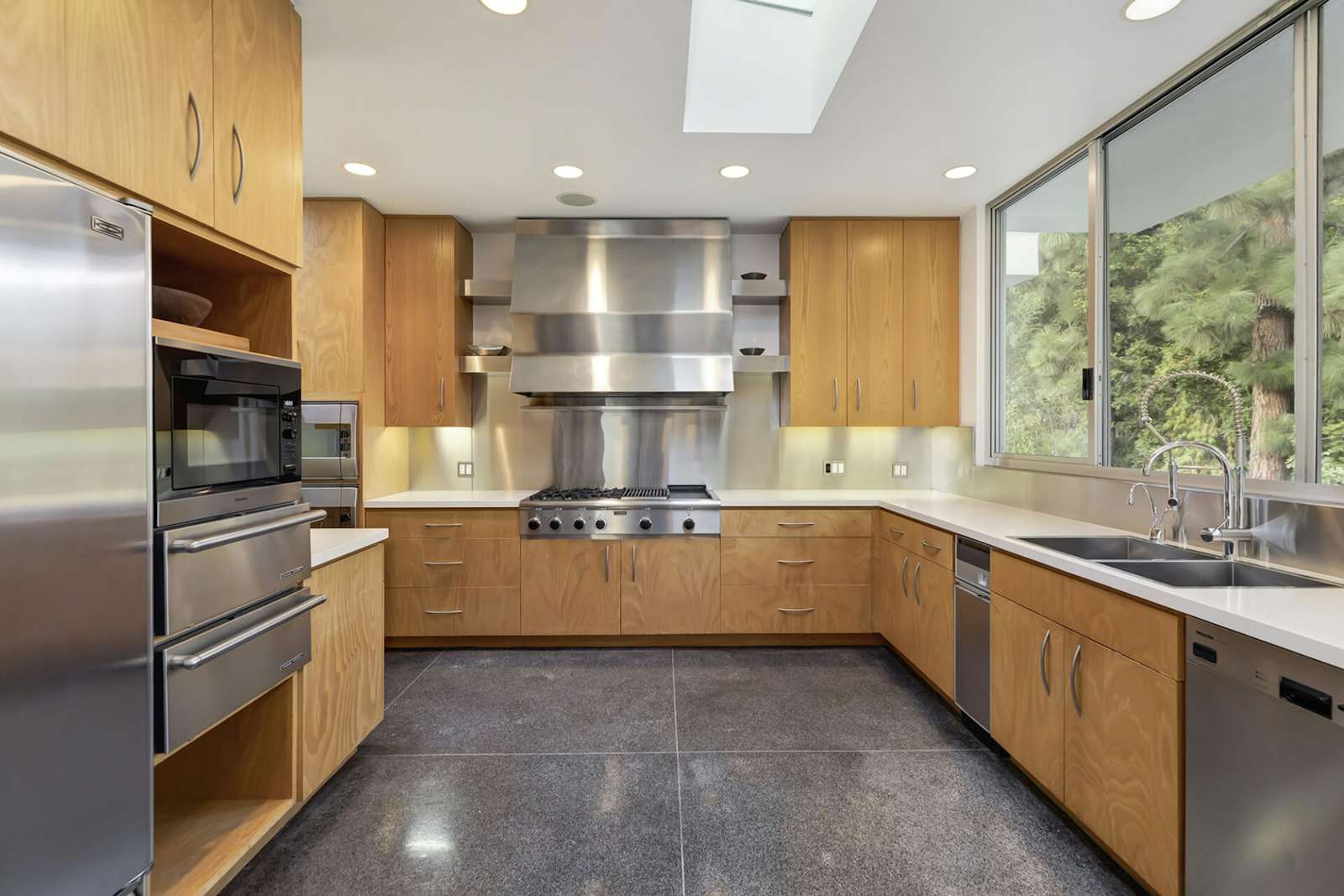 Photo 8 of 15 in The Holt House by Midcentury “Architect to the Stars ...