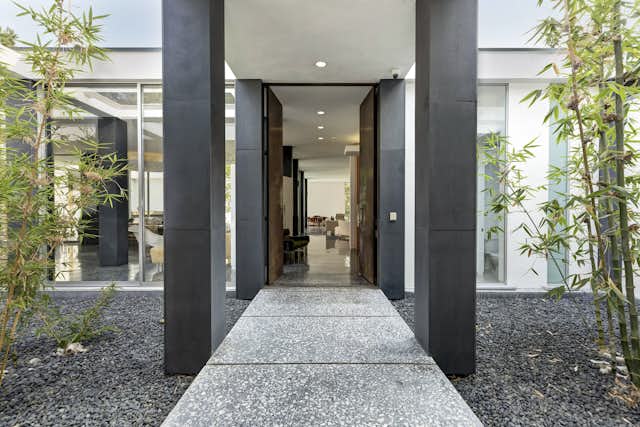 Photo 14 of 15 in The Holt House by Midcentury “Architect to the Stars ...