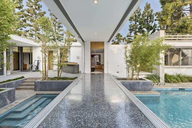 Photo 11 of 15 in The Holt House by Midcentury “Architect to the Stars ...