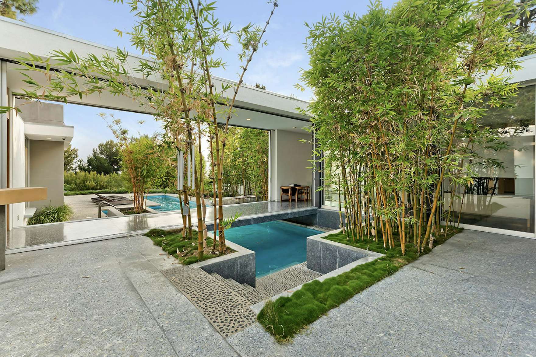 Photo 7 of 15 in The Holt House by Midcentury “Architect to the Stars ...