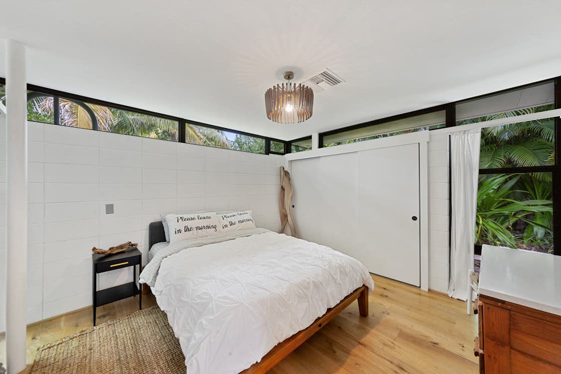 A Ralph Twitchell–Designed Sarasota Modern Seeks $800K - Dwell