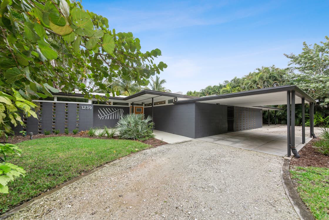 A Ralph Twitchell–Designed Sarasota Modern Seeks $800K - Dwell