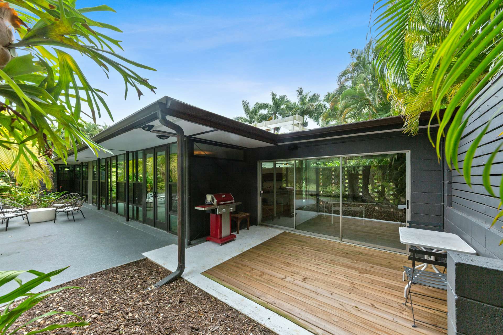 A Ralph Twitchell–Designed Sarasota Modern Seeks $800K - Dwell