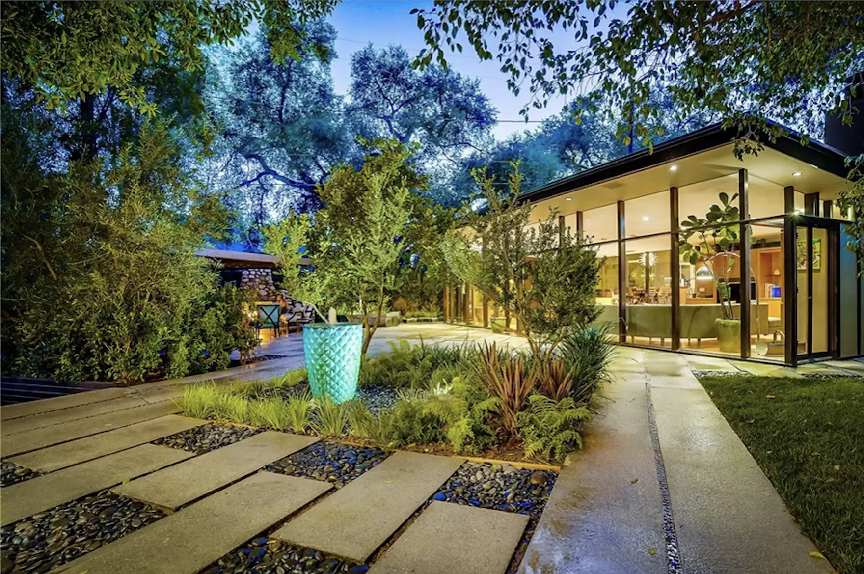 The Whitney R. and Virginia Hill Smith Residence and Studio by Whitney ...