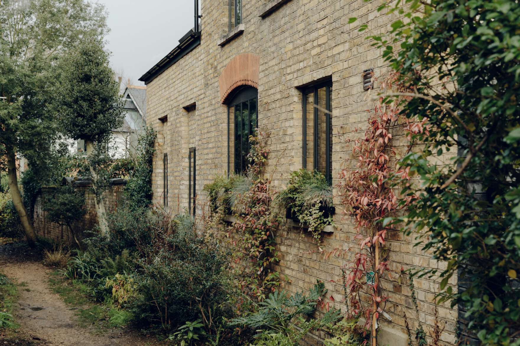 An Enchanting, Reimagined Coach House in London Asks £2M - Dwell