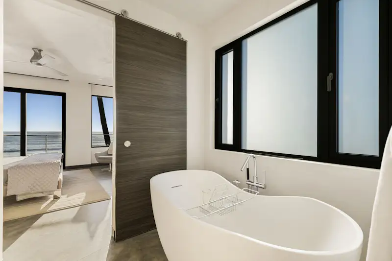 Bryan Cranston’s Three Palms Residence - Dwell