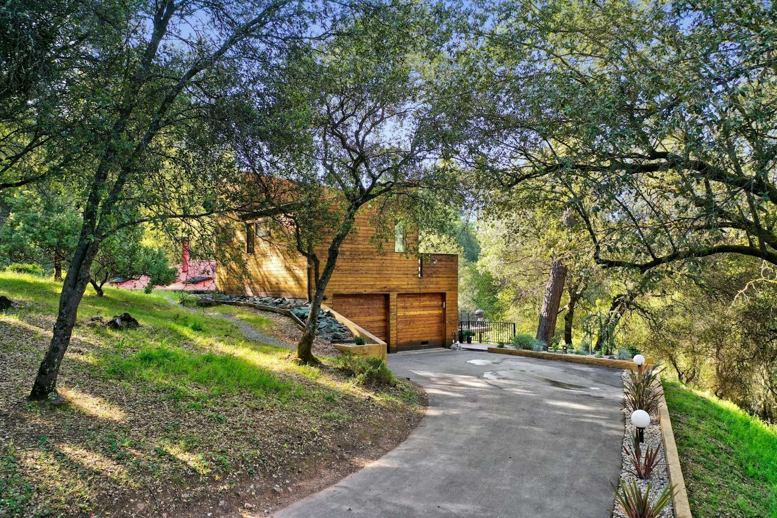 A Passive Solar Home Built Into the Hillside Asks $610K in Northern ...