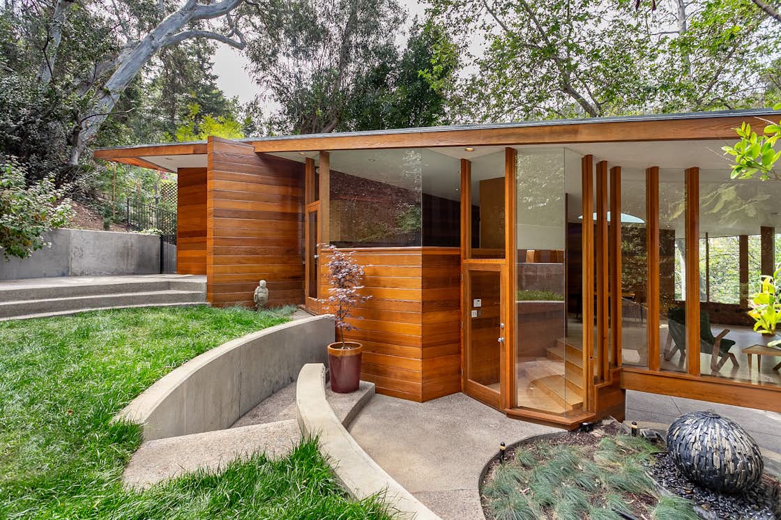 Photo 13 of 15 in An Impeccably Restored John Lautner Home Seeks $2.5M in Los Angeles - Dwell