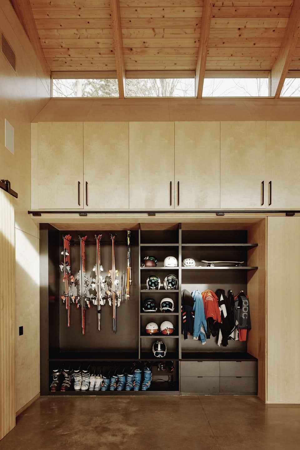 Photo 4 of 16 in A Charred Cedar Barn Replaces a Tumbledown Garage in ...