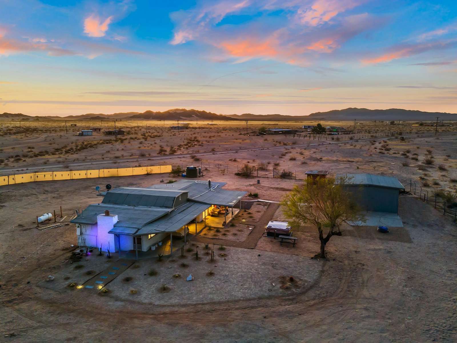 A 10-Acre Desert Escape With a Gussied-Up Bunkhouse Hits the Market for ...