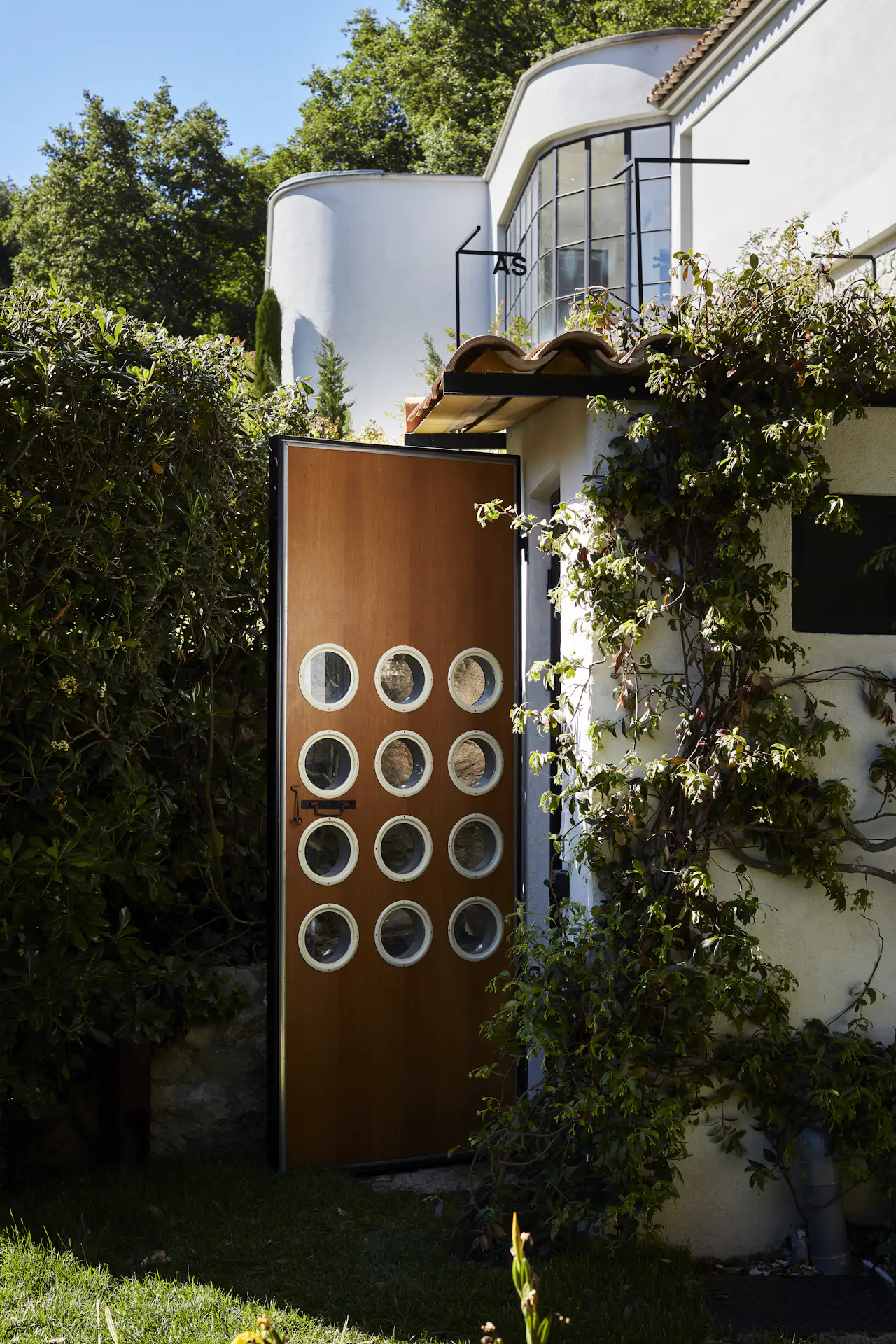 You Can Stay in One of Jean Prouvé’s Demountable Prefab Homes on the ...