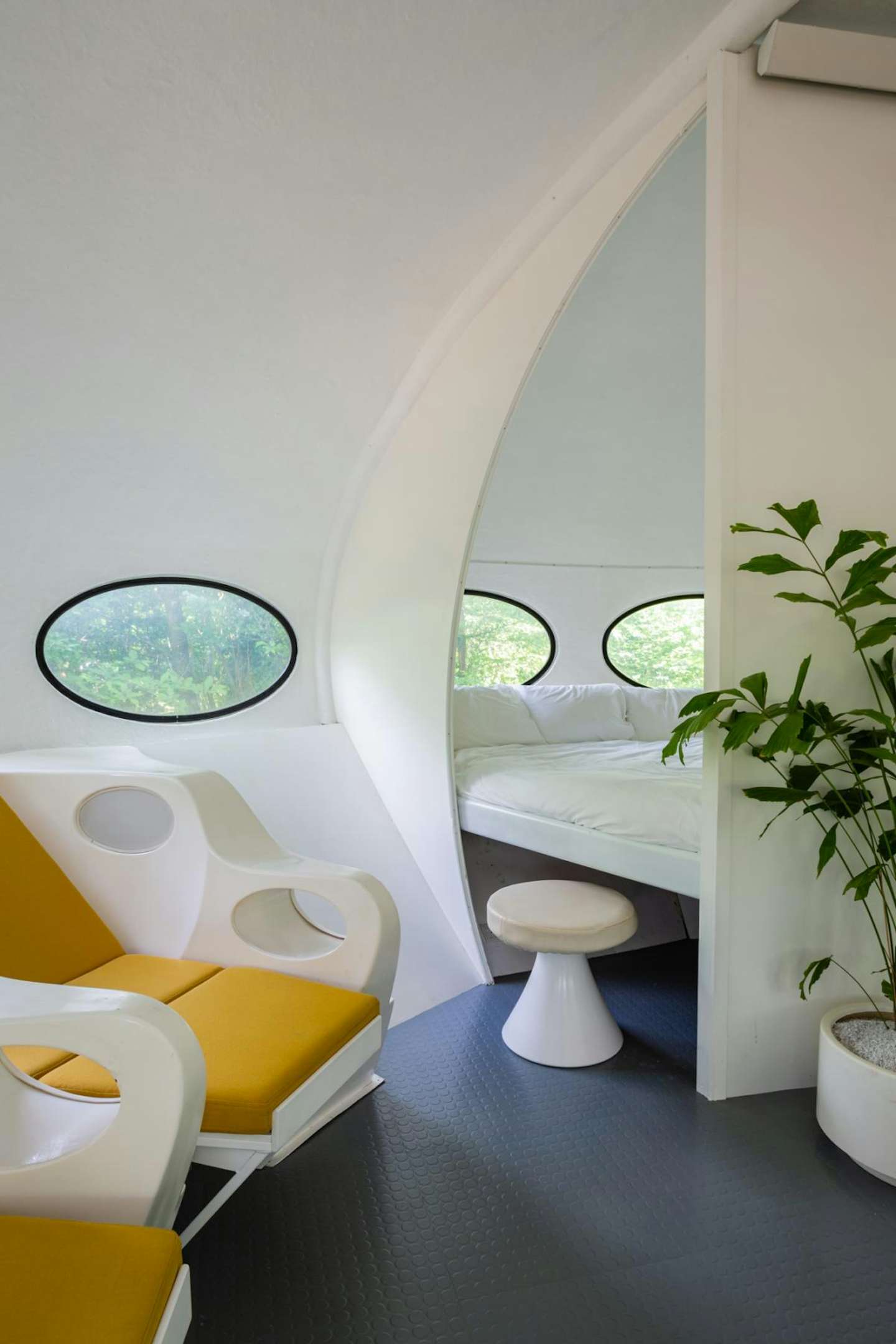 Photo 6 of 8 in A Rare, Flying Saucer–Shaped Futuro Home Touches Down ...