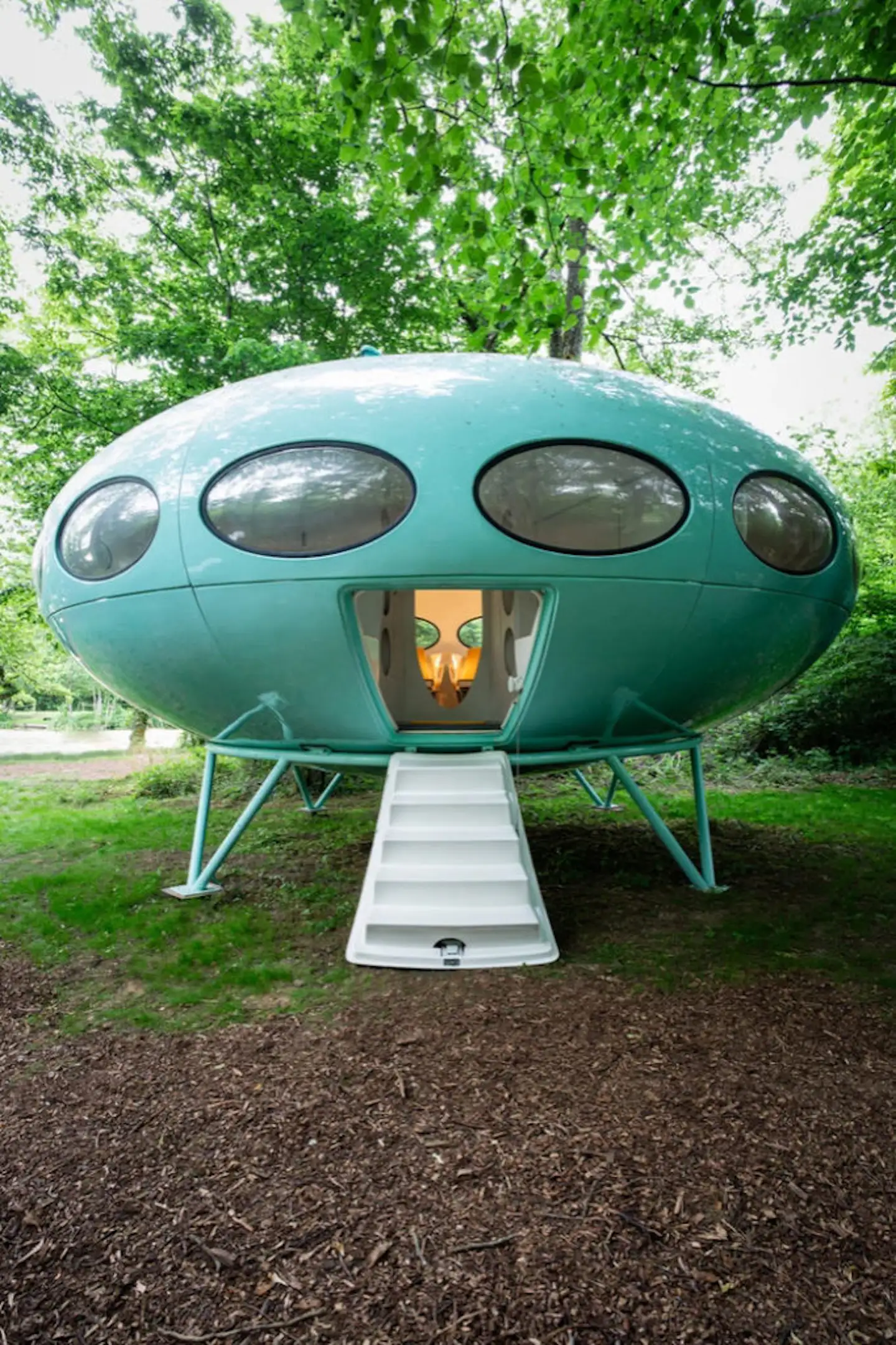Photo 3 of 8 in A Rare, Flying Saucer–Shaped Futuro Home Touches Down ...