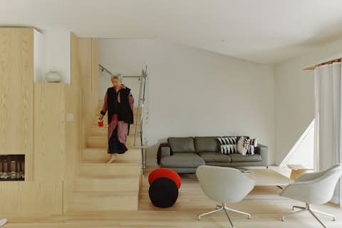 Photo 6 of 19 in An Architect’s Slim Home Emphasizes the Outdoors and ...