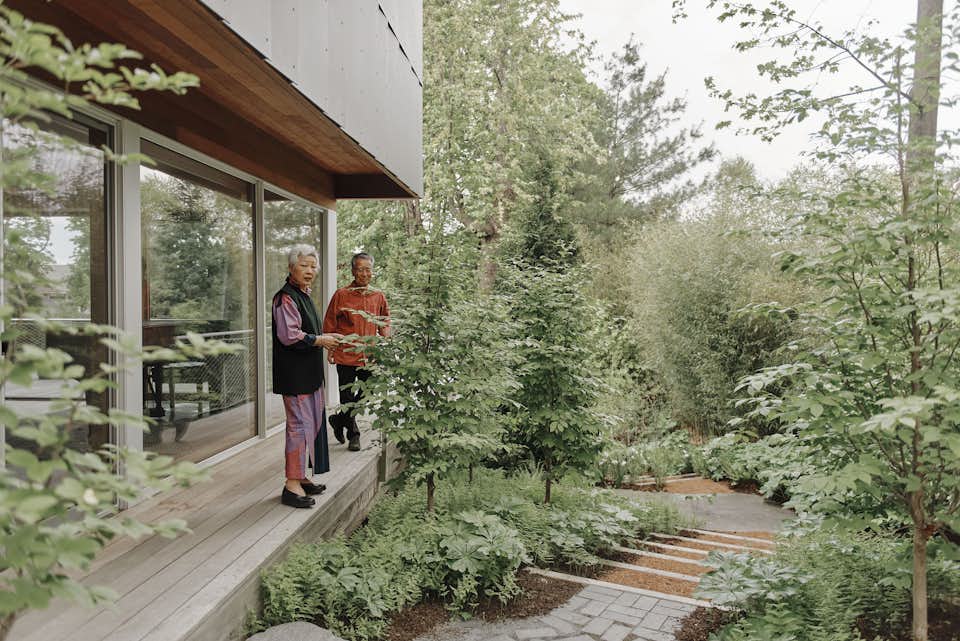 Photo 18 of 19 in An Architect’s Slim Home Emphasizes the Outdoors and ...