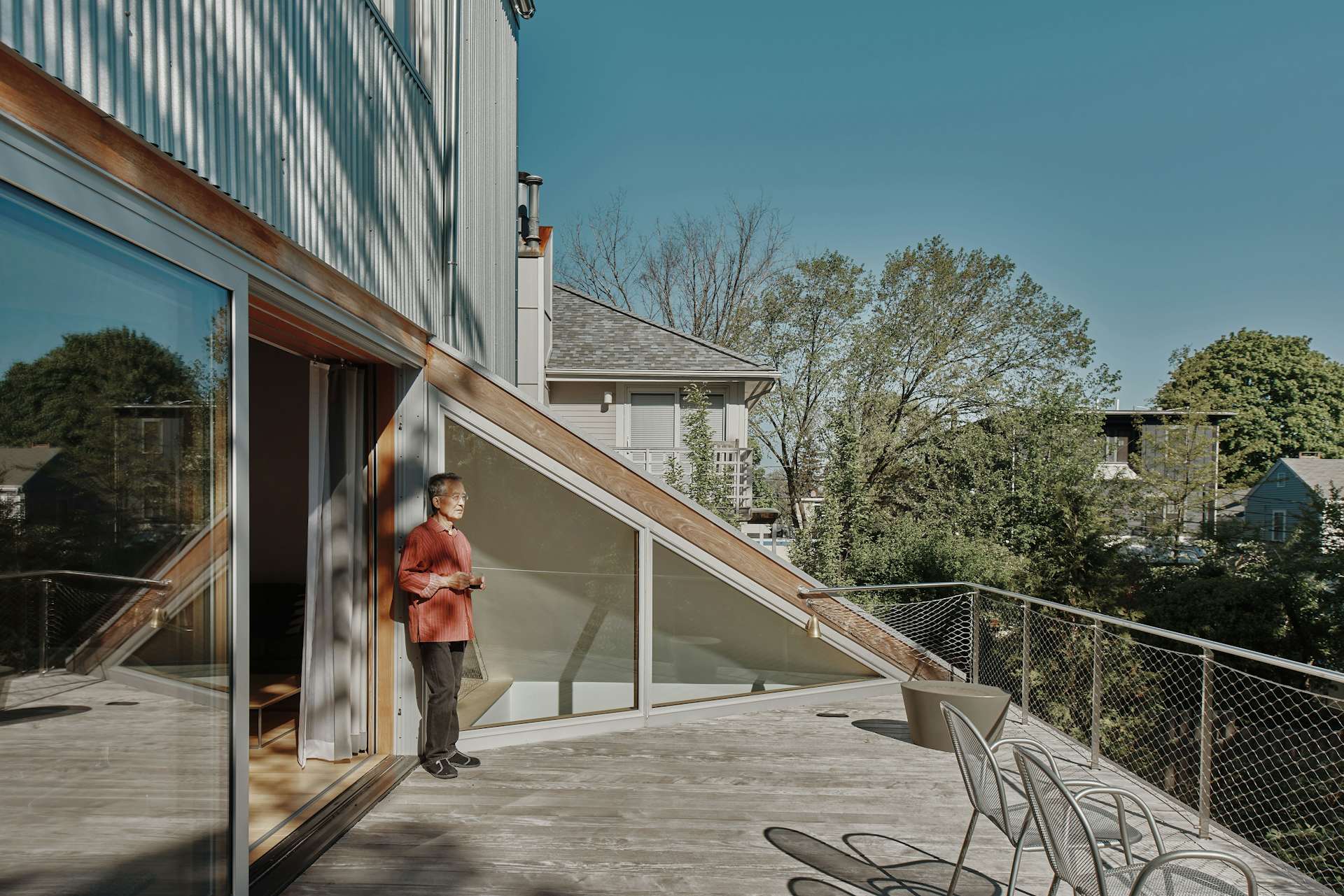 Photo 12 of 19 in An Architect’s Slim Home Emphasizes the Outdoors and ...