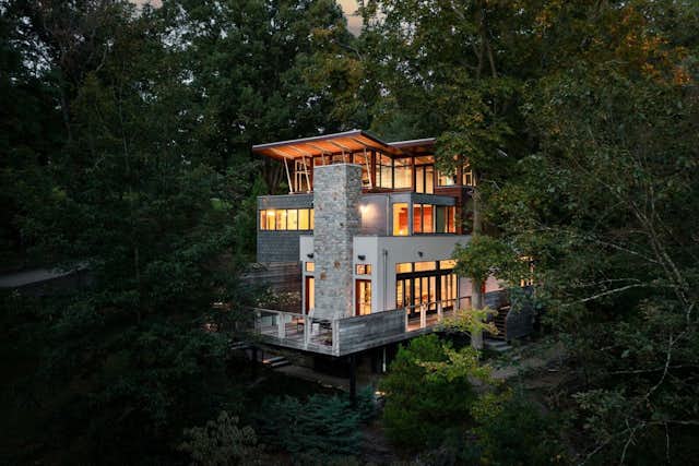 Photo 5 of 15 in A Striking Home by Fury Design Asks $3.3M in ...