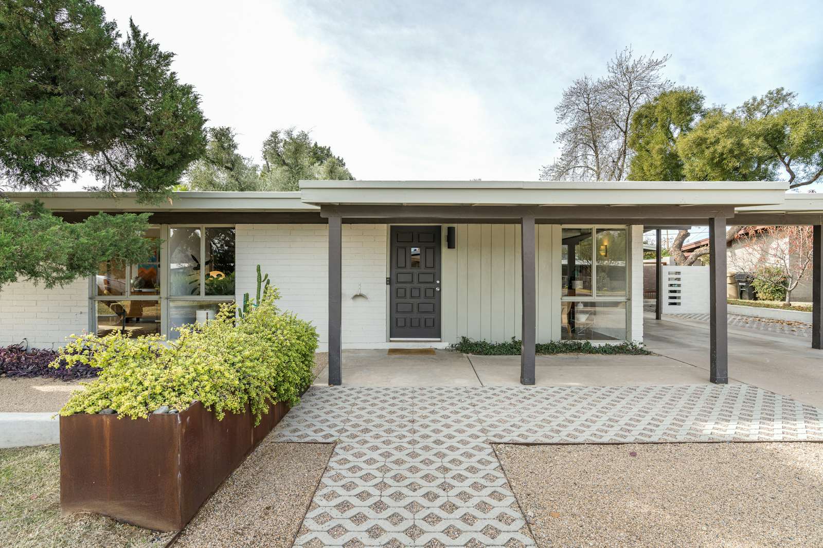 A Signature Midcentury Modern by Architect Ralph Haver Seeks $1.1M in ...