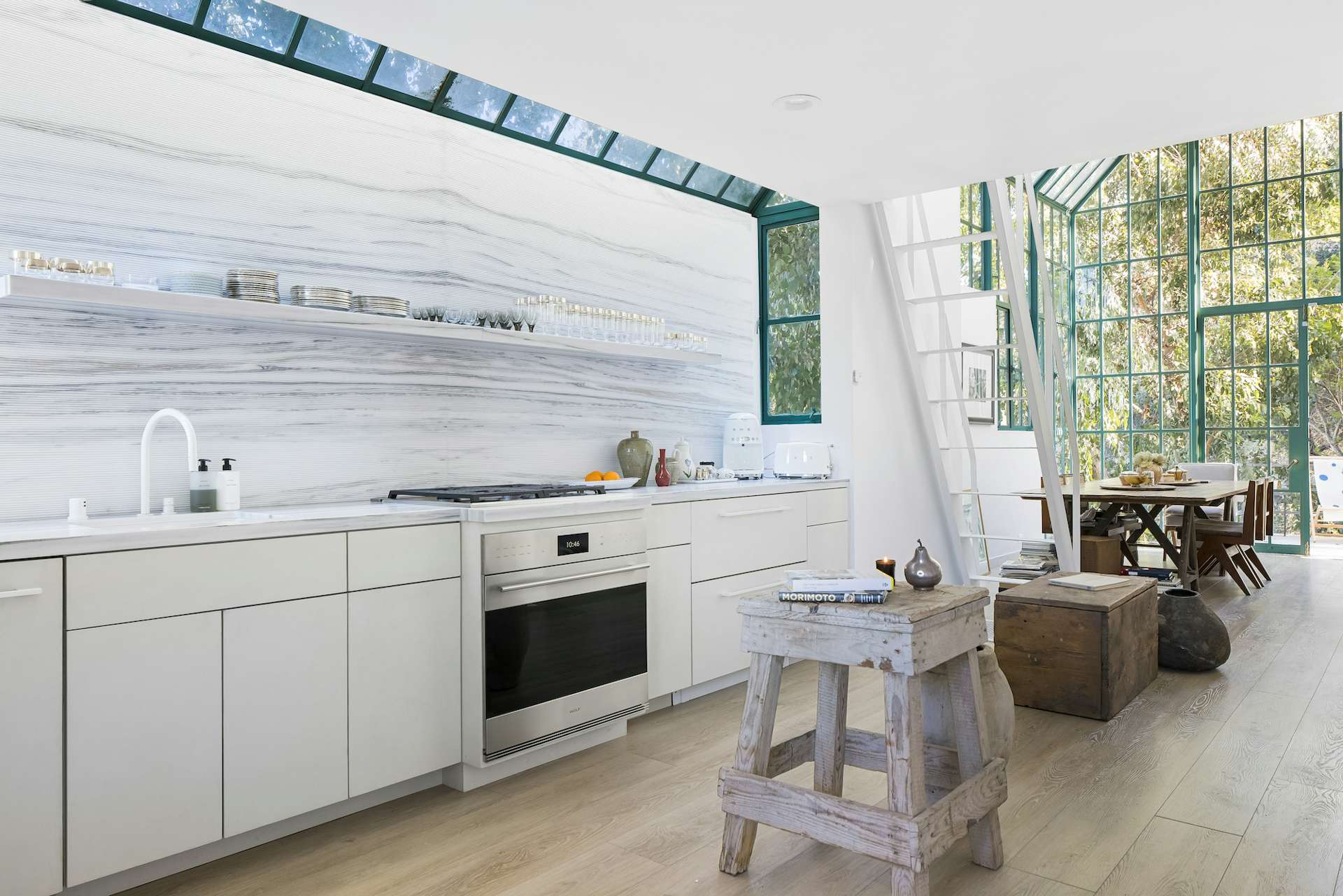 Photo 7 of 11 in Richard Neutra’s Boxcar-Style Loring House Lists for ...