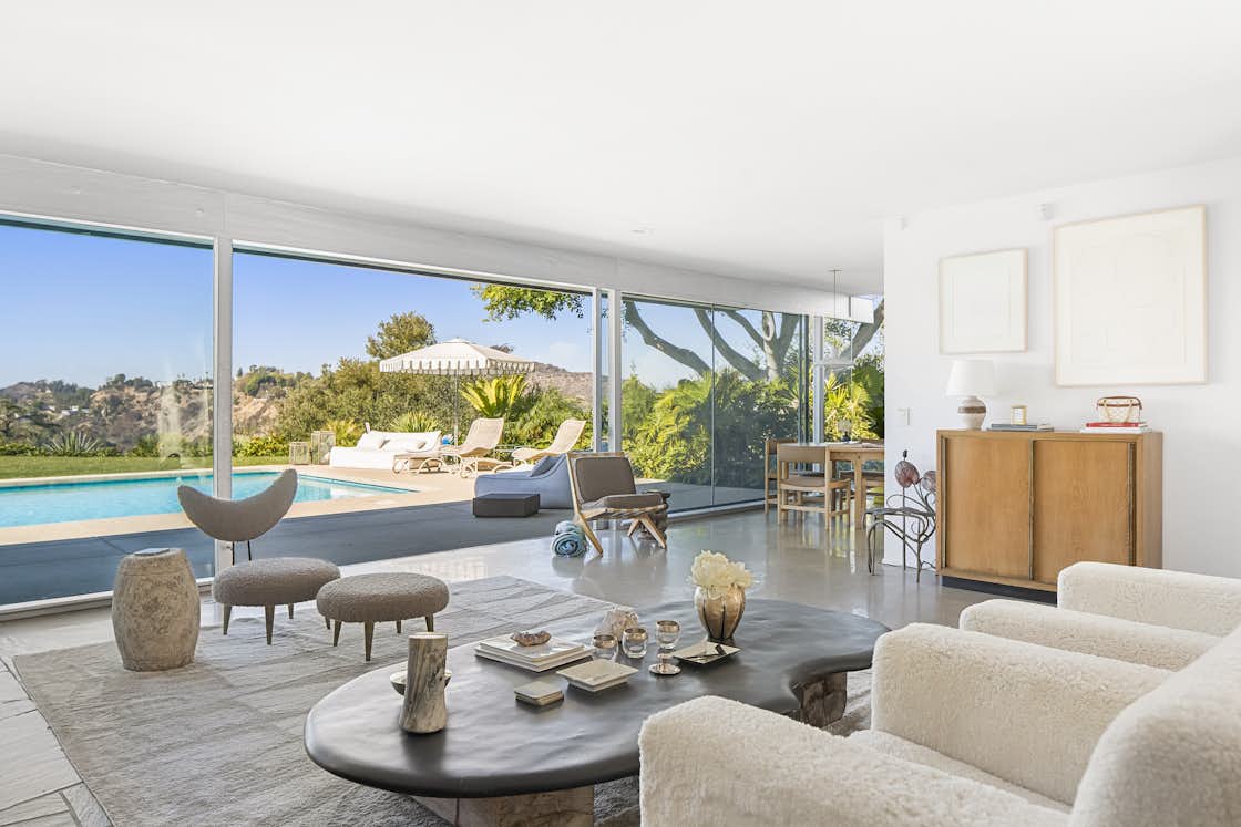 Photo 3 of 11 in Richard Neutra’s Boxcar-Style Loring House Lists for ...