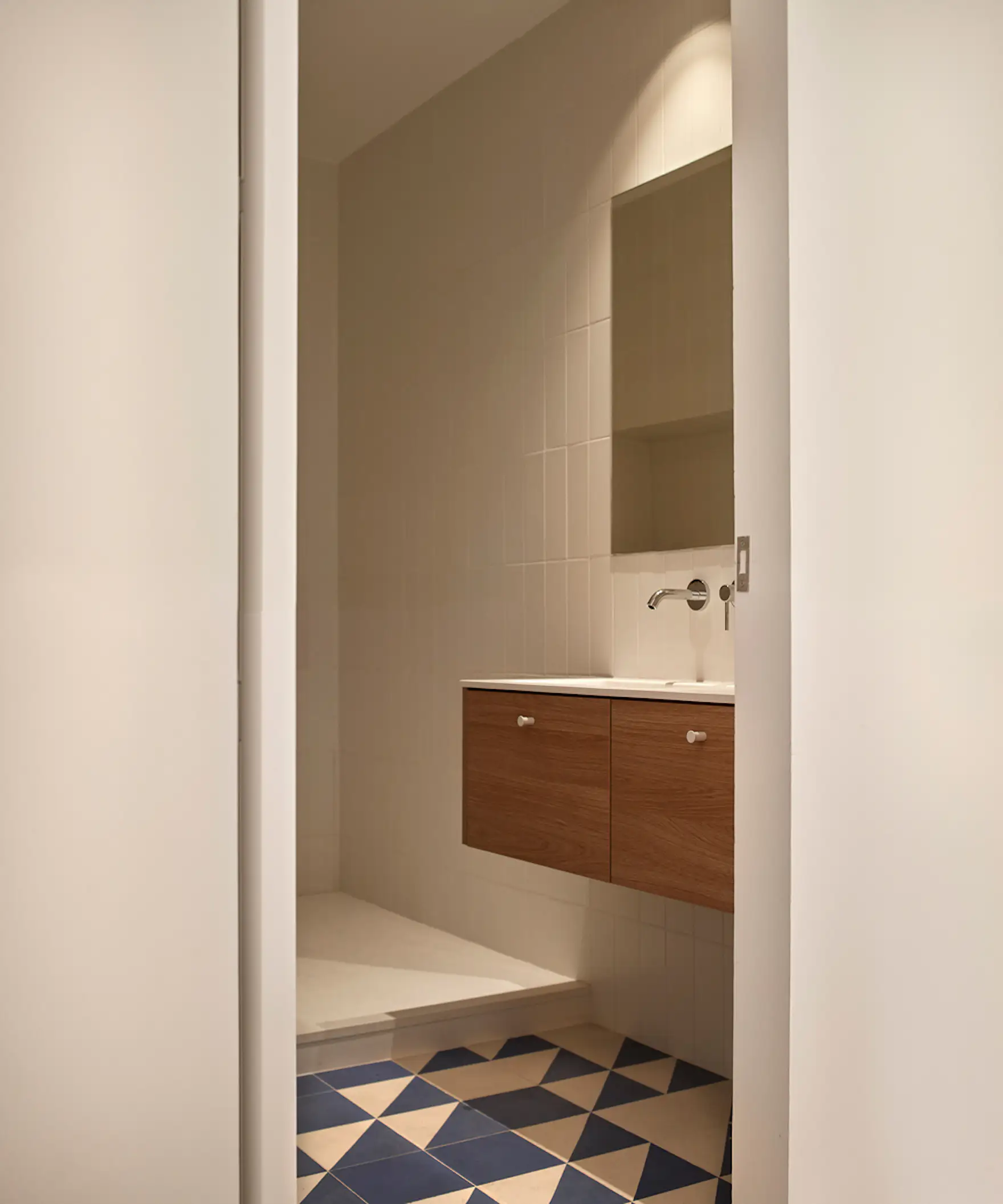 Sunny Tile Shines in a 100-Year-Old Spanish Apartment With a Secret ...