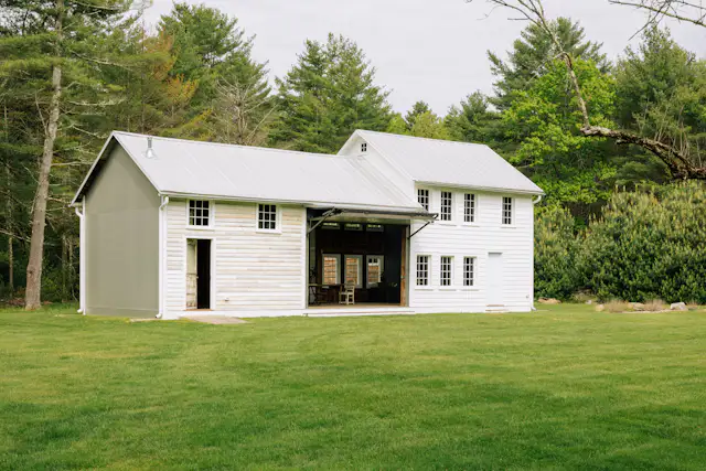 Photo 13 of 15 in A Centuries-Old “Floating Farmhouse” Lists for $2.9M ...