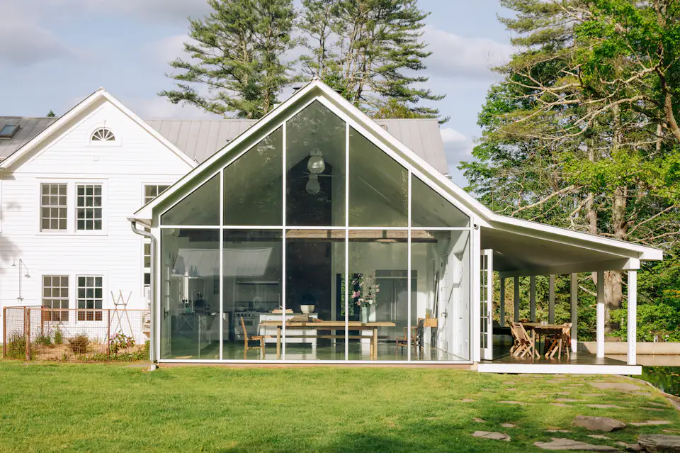 A Centuries-Old “Floating Farmhouse” Lists for $2.9M in the Catskills ...