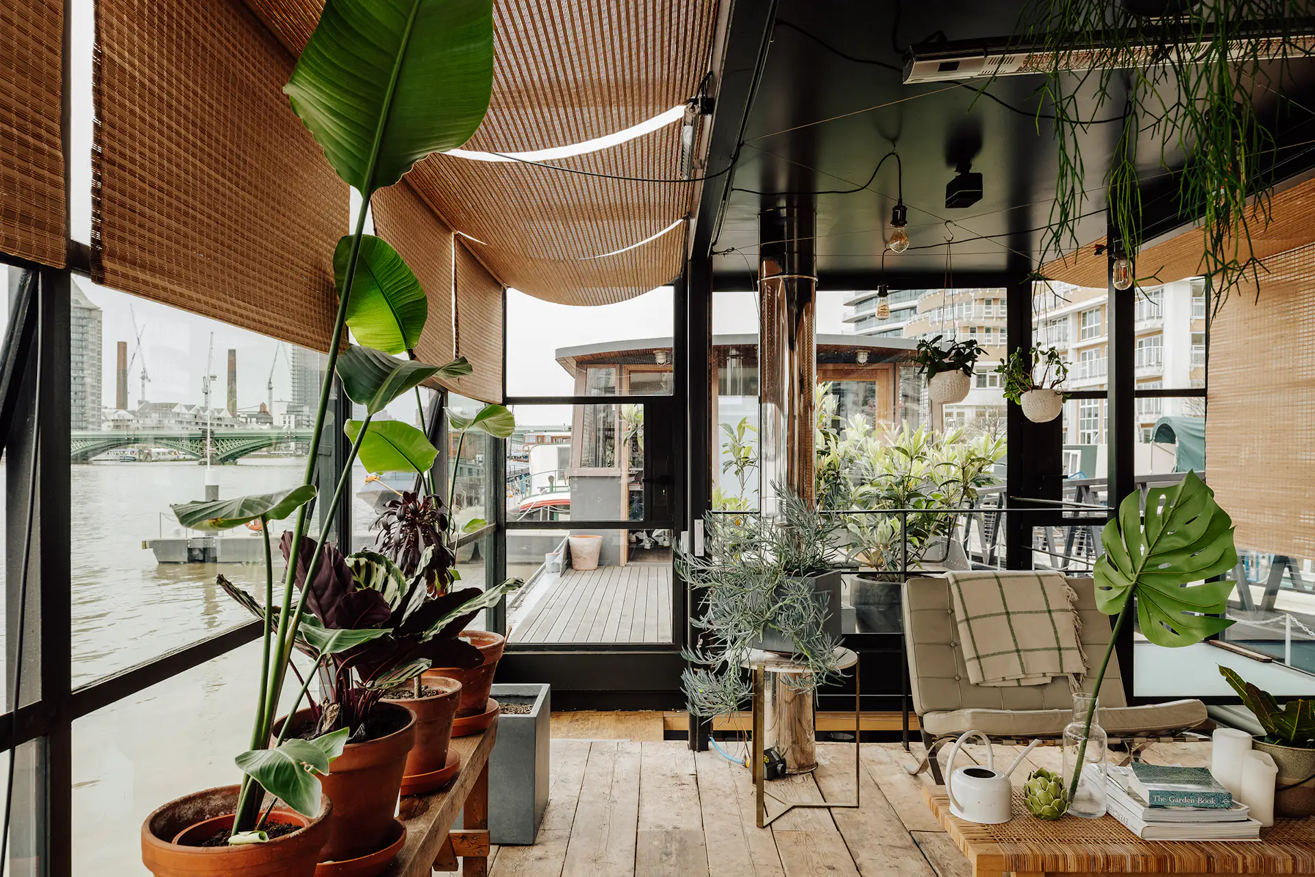 Photo 3 of 17 in Live the Life Aquatic in This Floating Home on the ...
