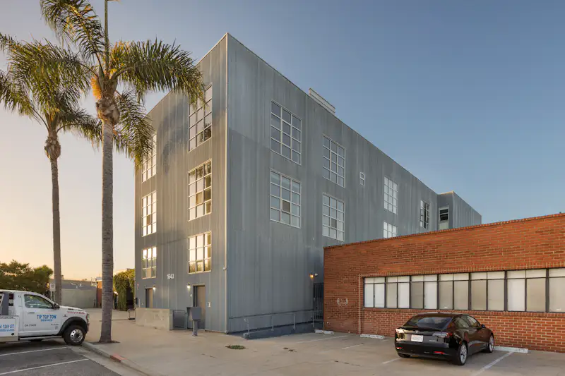 Live and Work in This Frank Gehry Loft in Santa Monica for $2.5M - Dwell